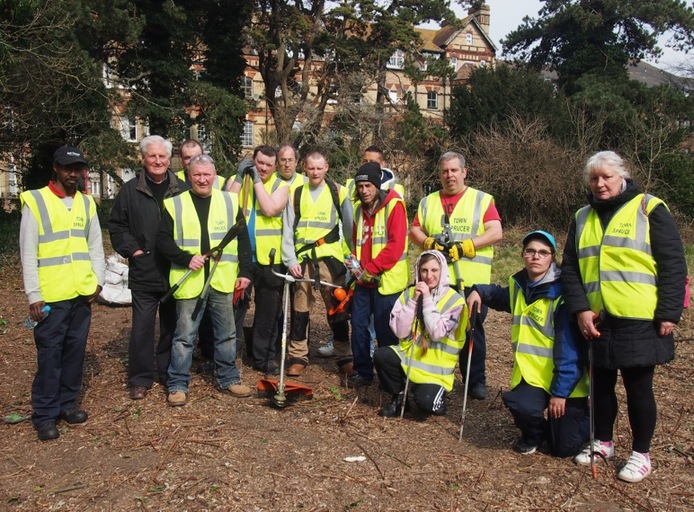 SUPPORT THE FOLKESTONE TOWN SPRUCER | 38 Degrees