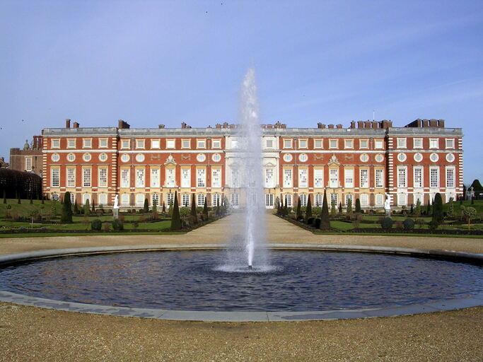 Hampton Court Gardens | 38 Degrees