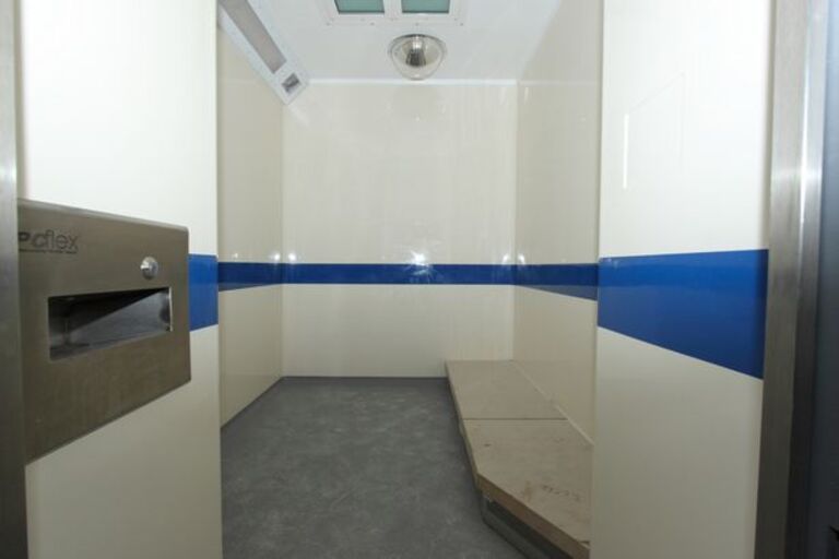 Improve the conditions of police holding cells! | 38 Degrees