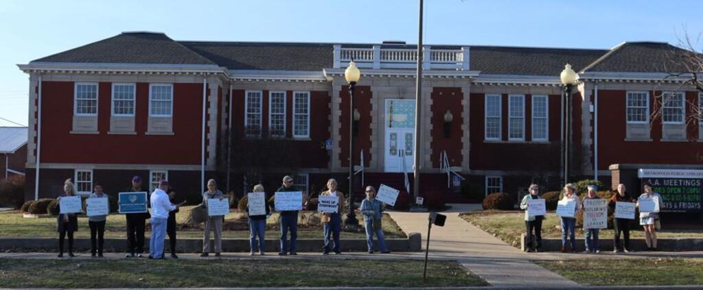 Support the Metropolis Public Library | Fight For The First