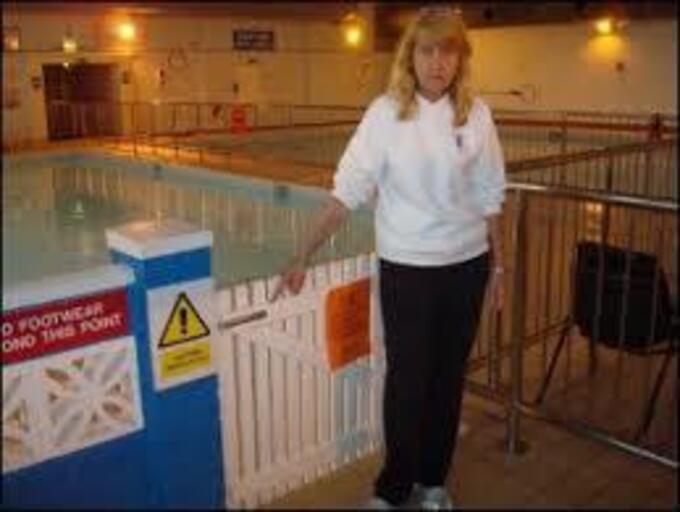 RE-OPEN HENLOW SWIMMING POOL | 38 Degrees