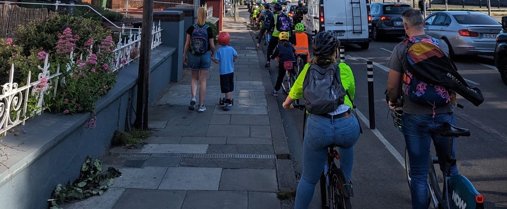 STOP traffic DANGER for Gaelscoil Inse Chór kids on Chapelizod Bypass ...