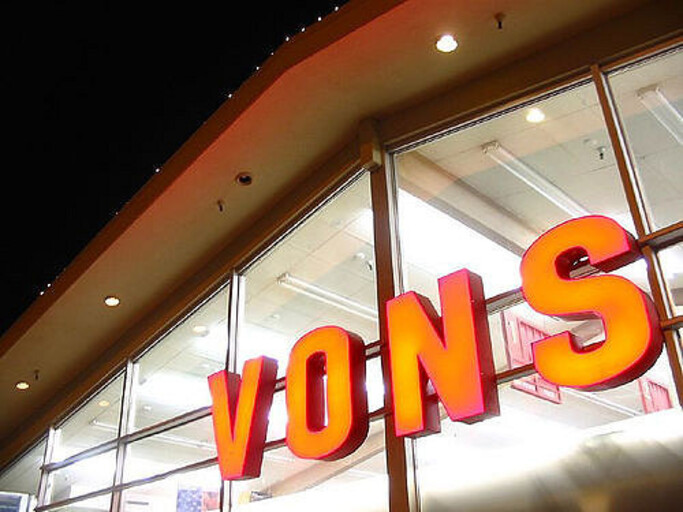 Social distancing at Vons and protection for employees | Coworker.org