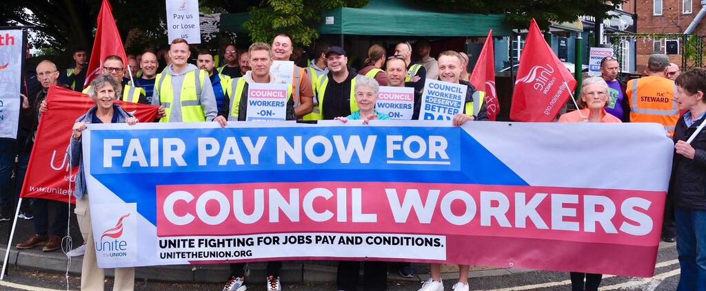 Local Government workers need a fair pay rise! | Megaphone UK