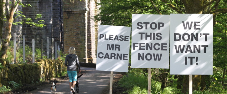 Remove the Pointless Fence on Den Lane, Uppermill, Saddleworth | 38 Degrees