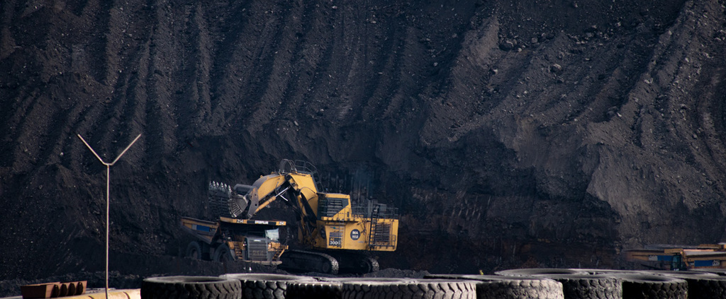 Don't expand UK’s biggest opencast coal mine/Peidiwch ag ehangu pwll ...