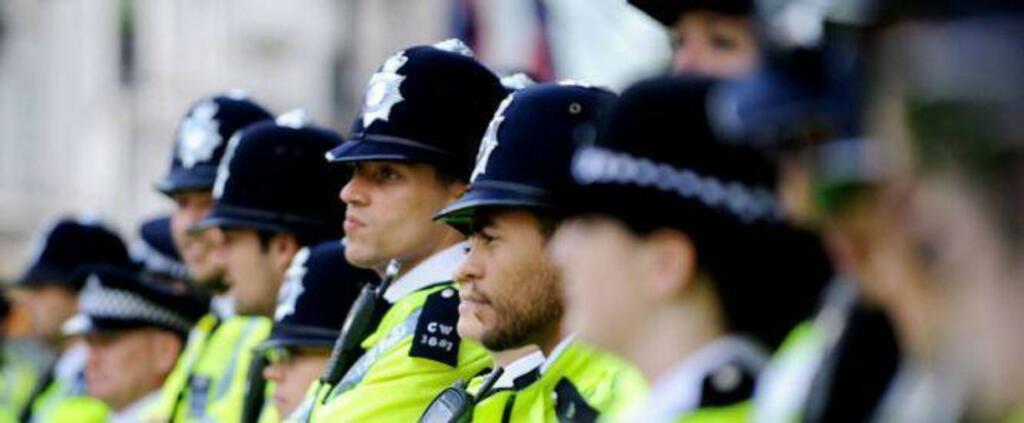 Increase the number of front line police officers in England and Wales ...
